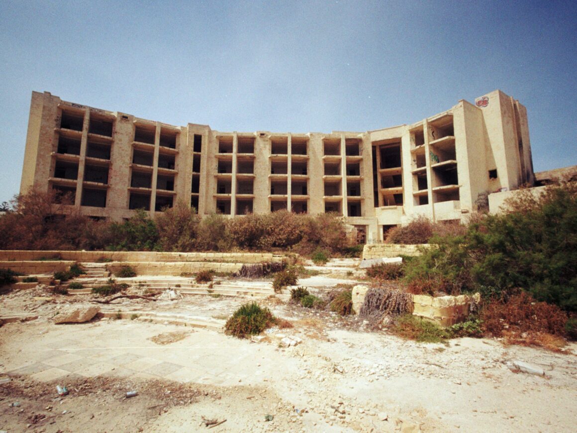 From Data Chaos to Intelligent Strategy: How AI & Human Insight Are ...